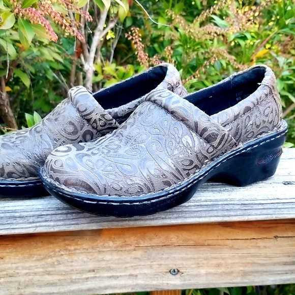 b.o.c. | Shoes | Boc Peggy Tooled Clog | Poshmark
